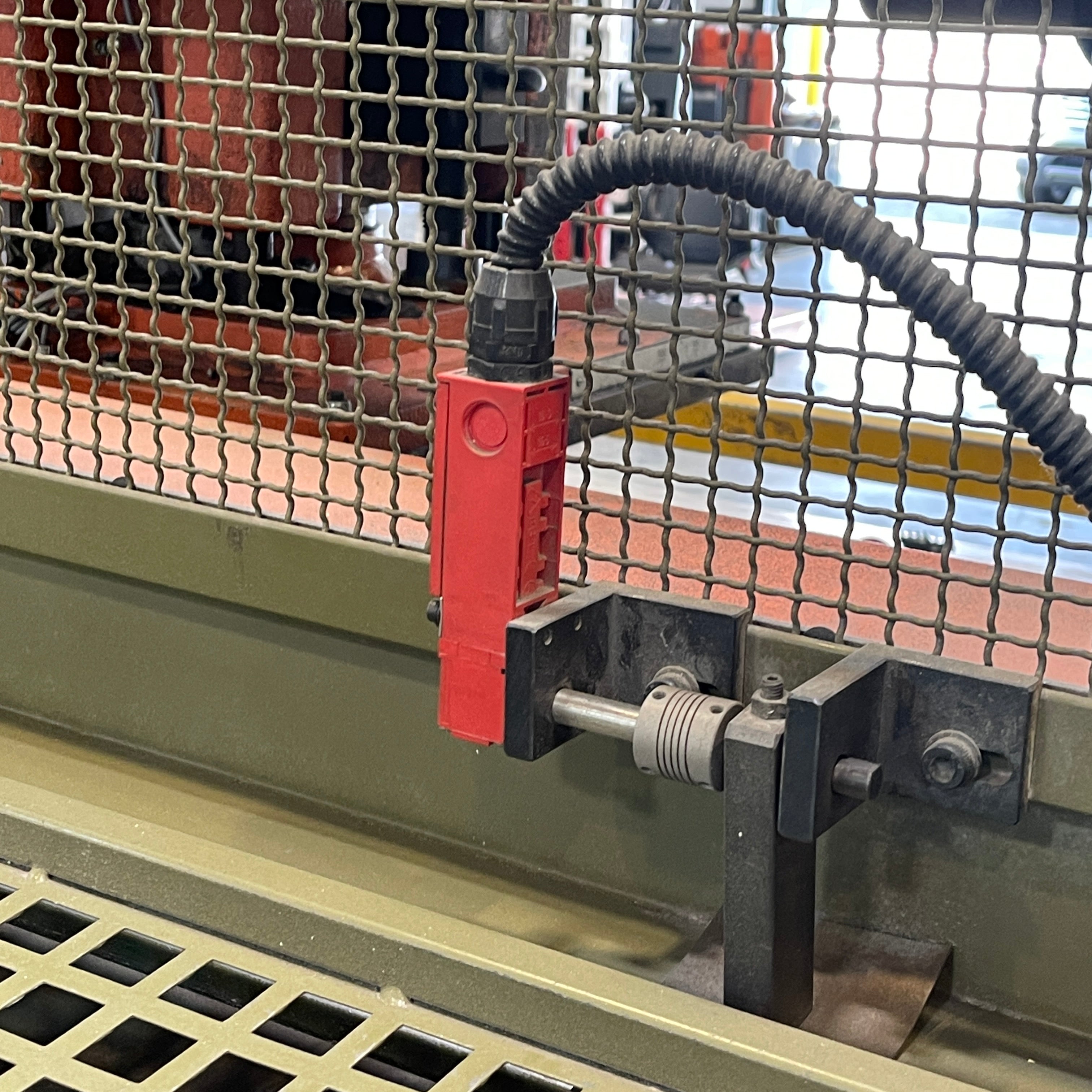 USED ATOM Traveling Head Die Cutting Press / Model HS 588/5 CN / 25 To ...