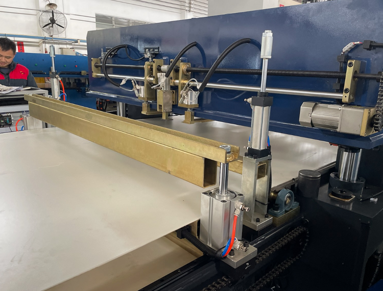 Swing Arm Clicker Presses – HAMMERHEAD INDUSTRIAL